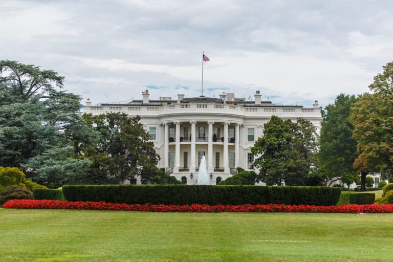 6 Remarkable Stories About the Father of the Atomic Bomb: J. Robert ...