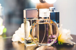 8 Dangerous Ingredients in Perfumes (Watch Out!) - Science in The World